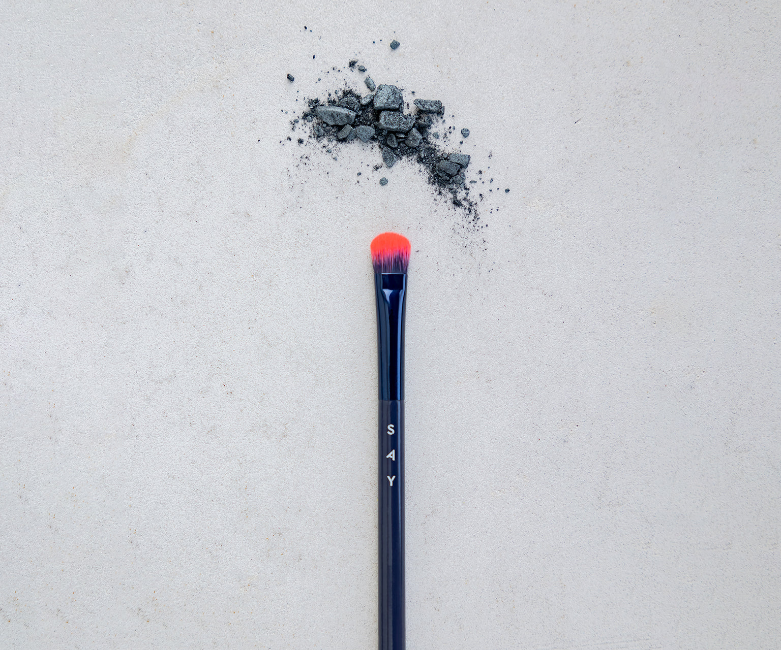 Say Makeup multifunctional eyeshadow brush for blending and smudging N ...